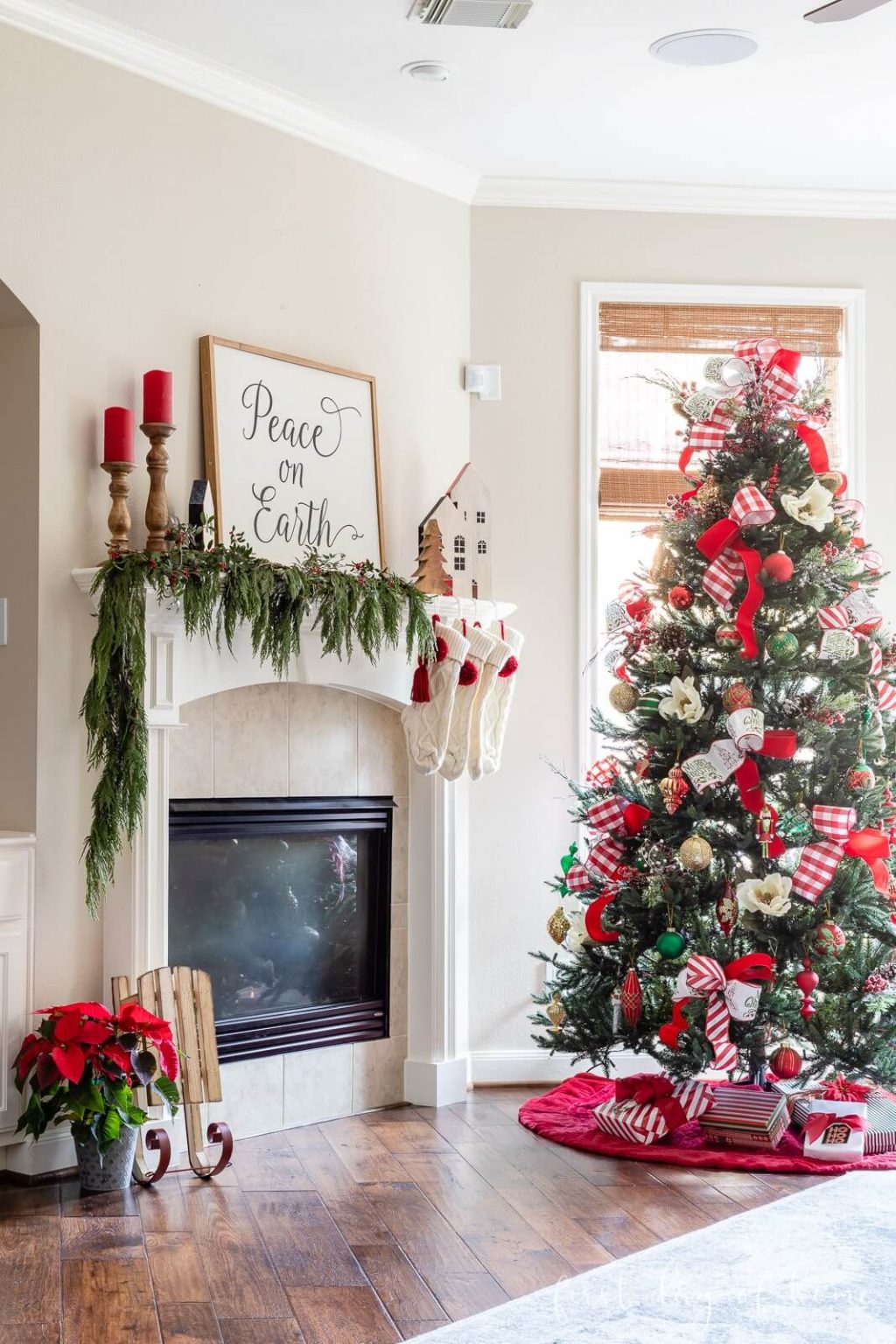 5 Perfect Christmas Color Schemes with Examples - My Homier Home