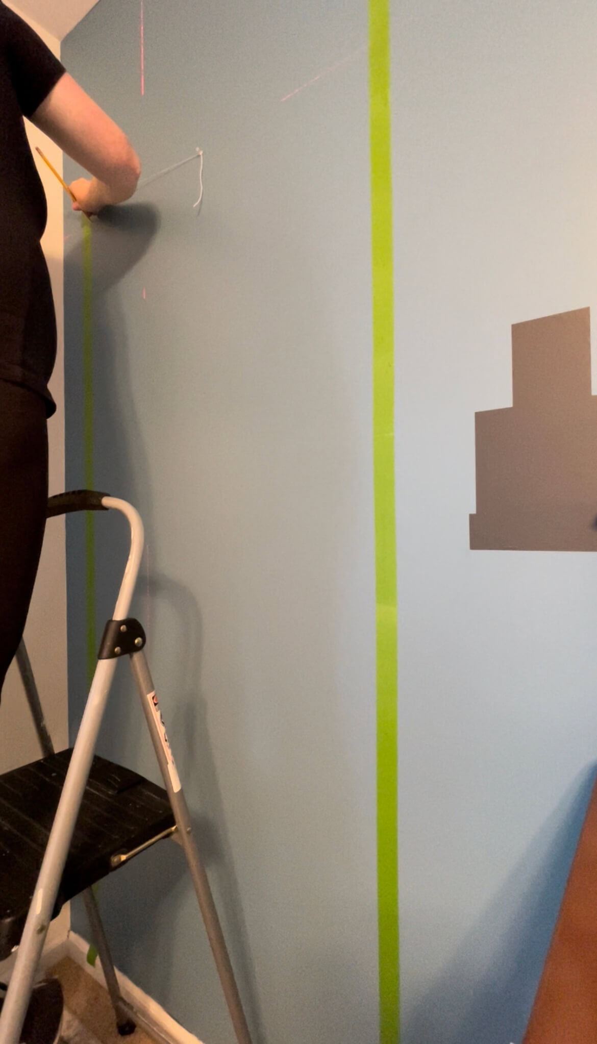 How to Easily Paint an Arch on your Wall