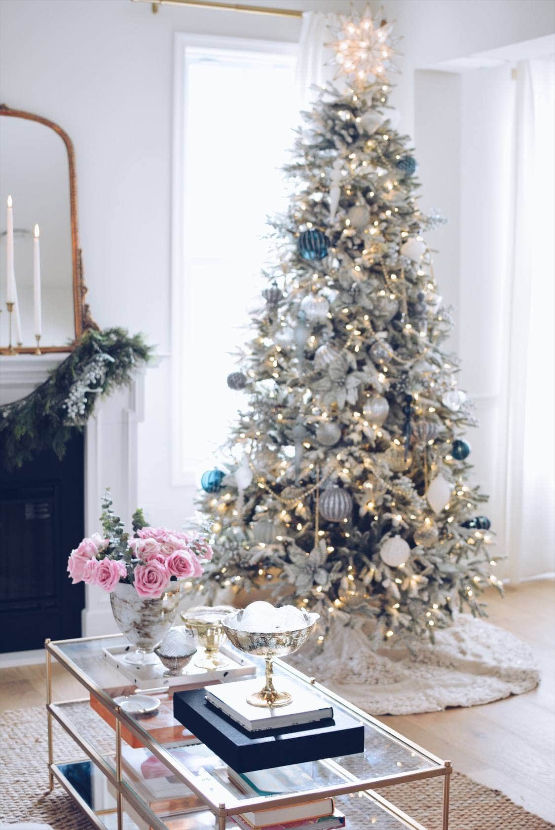 5 Perfect Christmas Color Schemes with Examples